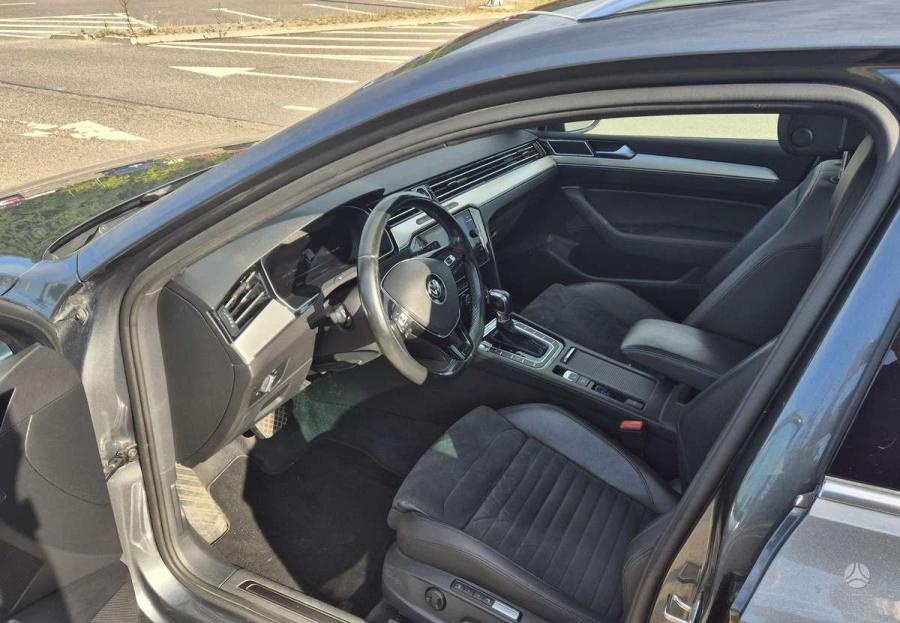 Pelēks Volkswagen Passat 2016 Viļņa, ar dzinēja tilpumu 1.40 L un nobraukumu 241 tūkst. km par 13000 €, foto 7 vietnē AUTOMOTO.COM.LV