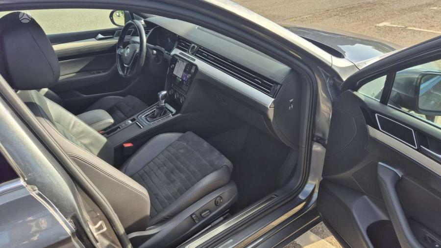 Pelēks Volkswagen Passat 2016 Viļņa, ar dzinēja tilpumu 1.40 L un nobraukumu 241 tūkst. km par 13000 €, foto 14 vietnē AUTOMOTO.COM.LV