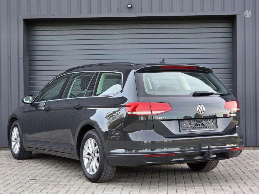 Grey Volkswagen Passat 2016 in Kaunas, with an engine capacity of 1.60 L and mileage of 300 thousand km for 8250 €, photo 5 on AUTOMOTO.COM.LV