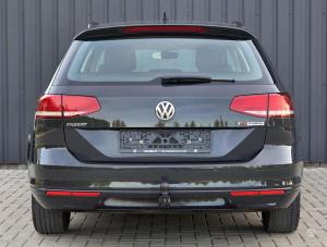 Grey Volkswagen Passat 2016 in Kaunas, with an engine capacity of 1.60 L and mileage of 300 thousand km for 8250 €, photo 6 on AUTOMOTO.COM.LV
