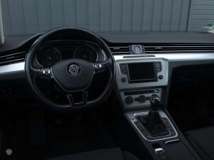 Grey Volkswagen Passat 2016 in Kaunas, with an engine capacity of 1.60 L and mileage of 300 thousand km for 8250 €, photo 10 on AUTOMOTO.COM.LV