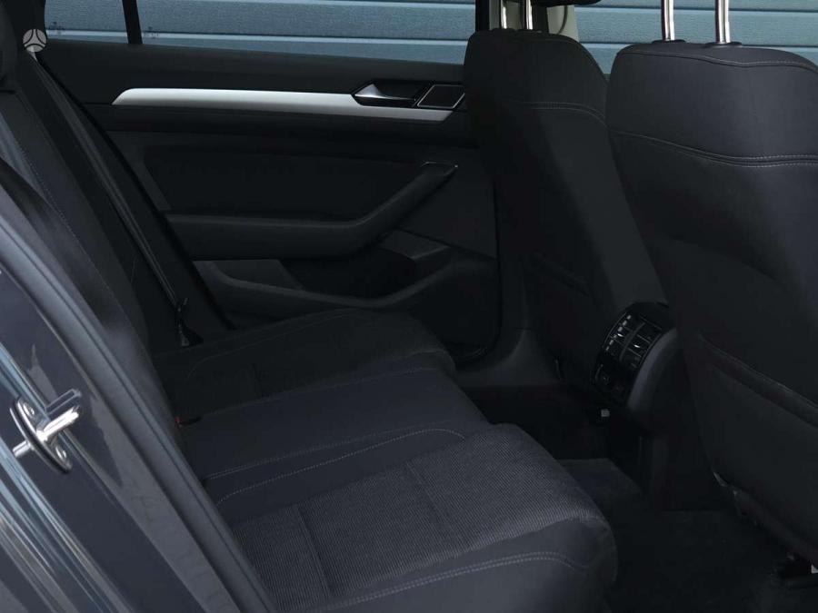 Grey Volkswagen Passat 2016 in Kaunas, with an engine capacity of 1.60 L and mileage of 300 thousand km for 8250 €, photo 15 on AUTOMOTO.COM.LV