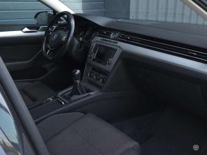 Grey Volkswagen Passat 2016 in Kaunas, with an engine capacity of 1.60 L and mileage of 300 thousand km for 8250 €, photo 16 on AUTOMOTO.COM.LV