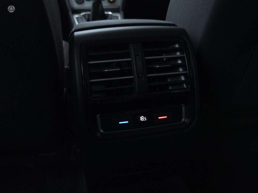Grey Volkswagen Passat 2016 in Kaunas, with an engine capacity of 1.60 L and mileage of 300 thousand km for 8250 €, photo 17 on AUTOMOTO.COM.LV