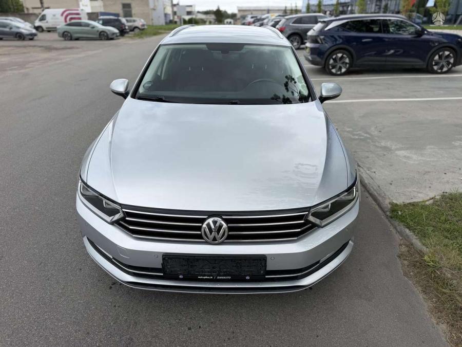 Grey Volkswagen Passat 2016 in Panevezys, with an engine capacity of 1.97 L and mileage of 261 thousand km for 8650 €, photo 7 on AUTOMOTO.COM.LV
