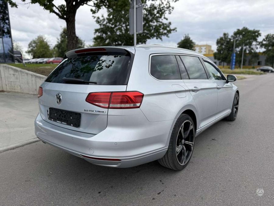 Grey Volkswagen Passat 2016 in Panevezys, with an engine capacity of 1.97 L and mileage of 261 thousand km for 8650 €, photo 9 on AUTOMOTO.COM.LV