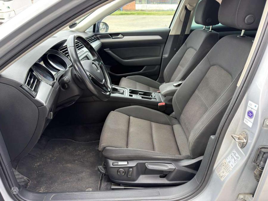 Grey Volkswagen Passat 2016 in Panevezys, with an engine capacity of 1.97 L and mileage of 261 thousand km for 8650 €, photo 14 on AUTOMOTO.COM.LV