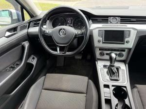 Grey Volkswagen Passat 2016 in Panevezys, with an engine capacity of 1.97 L and mileage of 261 thousand km for 8650 €, photo 16 on AUTOMOTO.COM.LV