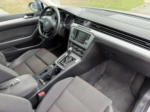 Grey Volkswagen Passat 2016 in Panevezys, with an engine capacity of 1.97 L and mileage of 261 thousand km for 8650 €, photo 18 on AUTOMOTO.COM.LV