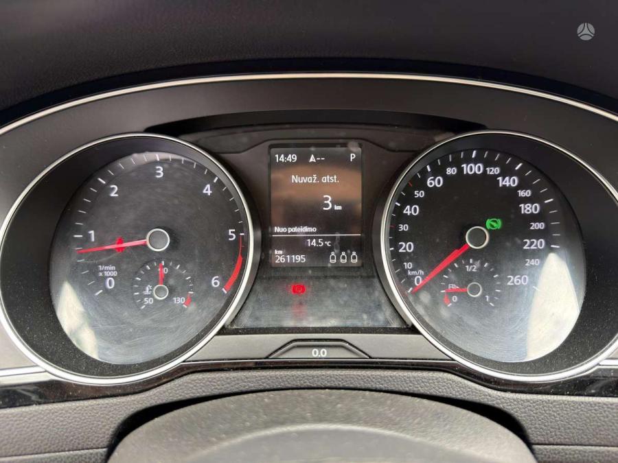 Grey Volkswagen Passat 2016 in Panevezys, with an engine capacity of 1.97 L and mileage of 261 thousand km for 8650 €, photo 23 on AUTOMOTO.COM.LV