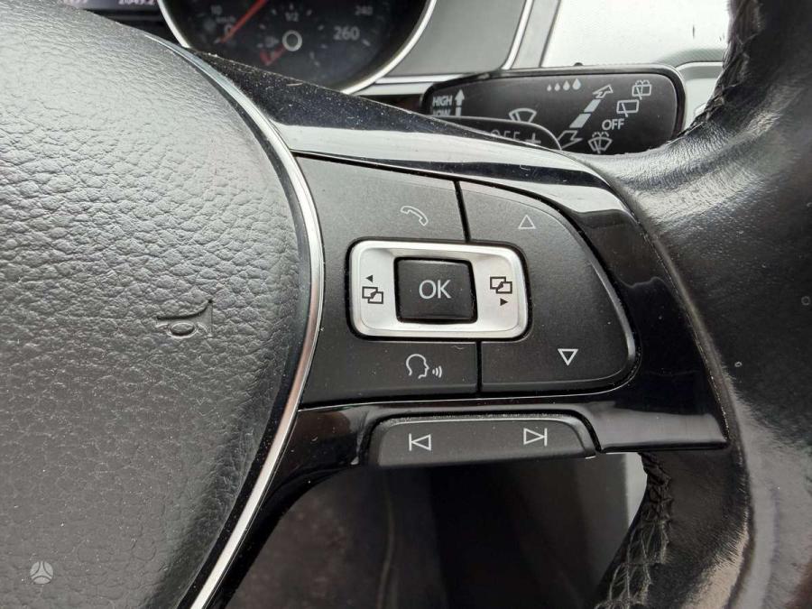 Grey Volkswagen Passat 2016 in Panevezys, with an engine capacity of 1.97 L and mileage of 261 thousand km for 8650 €, photo 25 on AUTOMOTO.COM.LV