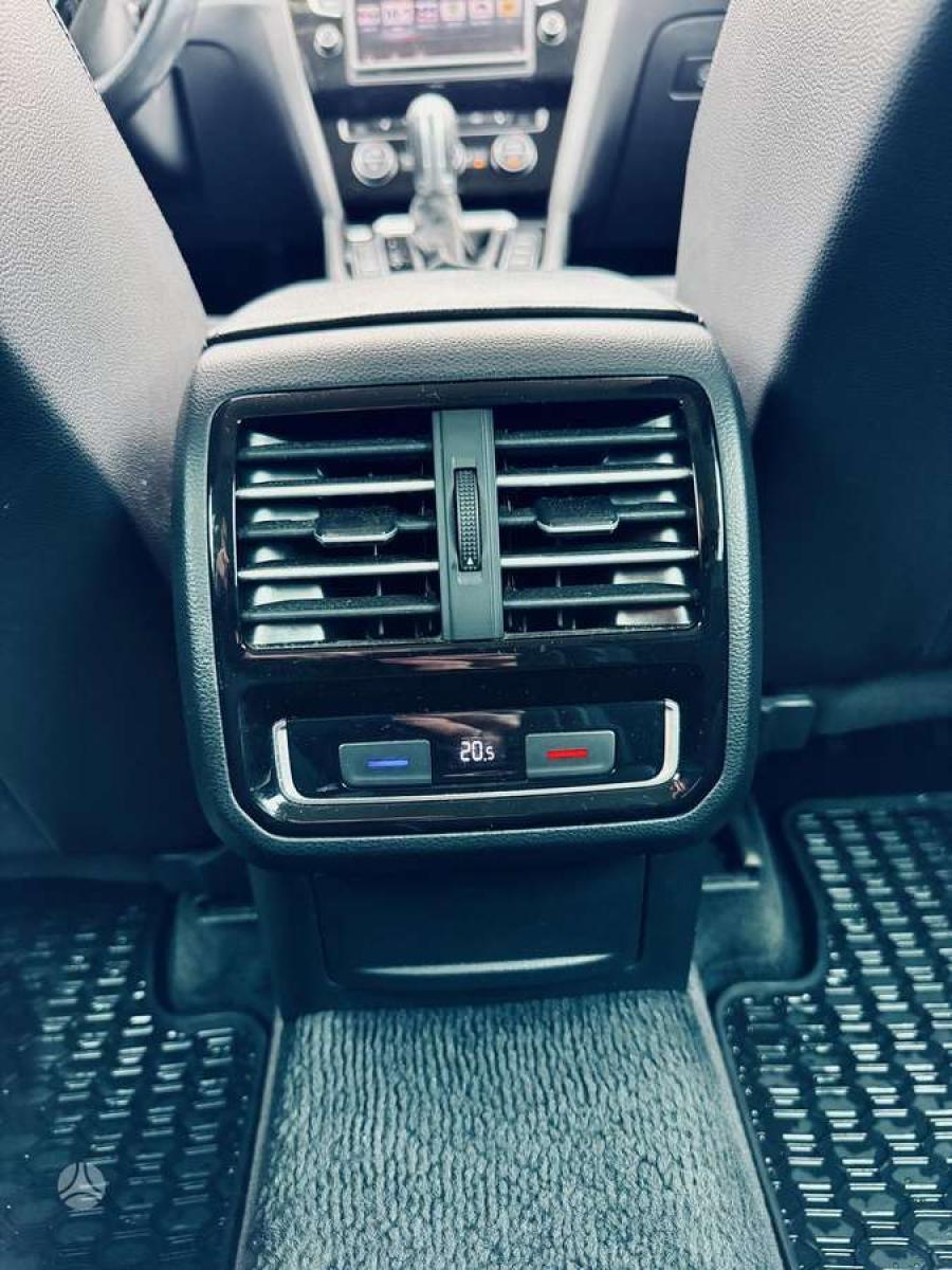 Pelēks Volkswagen Passat 2016 Kauņa, ar dzinēja tilpumu 1.97 L un nobraukumu 300 tūkst. km par 10100 €, foto 17 vietnē AUTOMOTO.COM.LV