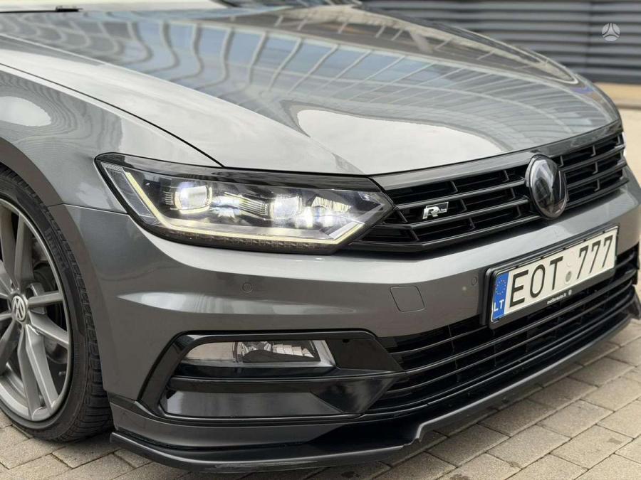 Grey Volkswagen Passat 2016 in Vilnius, with an engine capacity of 1.97 L and mileage of 287 thousand km for 13100 €, photo 9 on AUTOMOTO.COM.LV