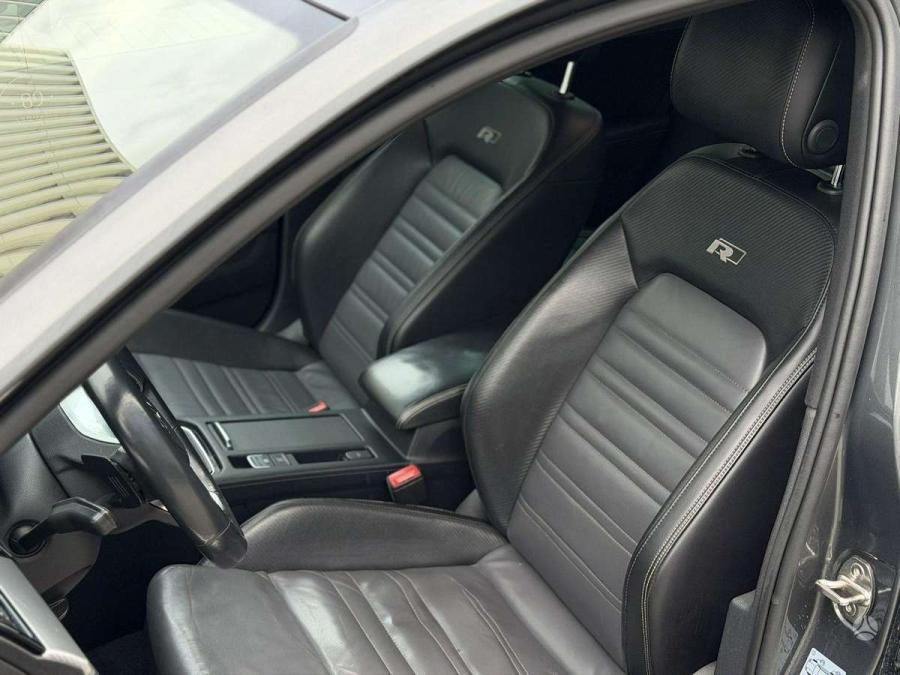 Grey Volkswagen Passat 2016 in Vilnius, with an engine capacity of 1.97 L and mileage of 287 thousand km for 13100 €, photo 11 on AUTOMOTO.COM.LV