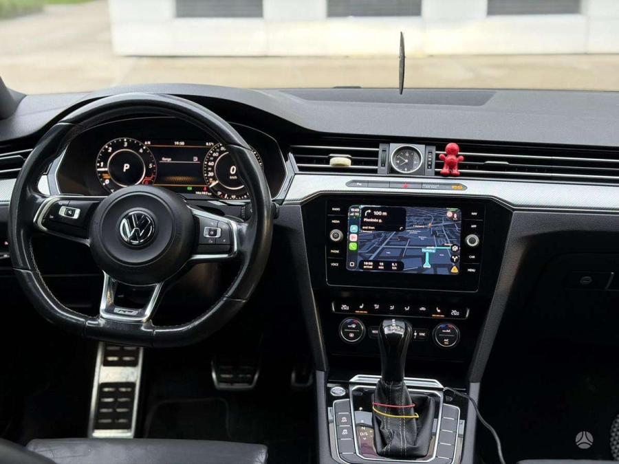 Grey Volkswagen Passat 2016 in Vilnius, with an engine capacity of 1.97 L and mileage of 287 thousand km for 13100 €, photo 13 on AUTOMOTO.COM.LV