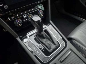 Grey Volkswagen Passat 2016 in Vilnius, with an engine capacity of 1.97 L and mileage of 287 thousand km for 13100 €, photo 16 on AUTOMOTO.COM.LV