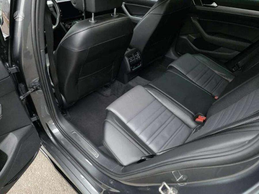 Grey Volkswagen Passat 2016 in Vilnius, with an engine capacity of 1.97 L and mileage of 287 thousand km for 13100 €, photo 19 on AUTOMOTO.COM.LV
