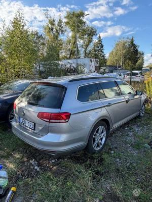 Grey Volkswagen Passat 2016 in Vilnius, with an engine capacity of 1.97 L and mileage of 360 thousand km for 2300 €, photo 5 on AUTOMOTO.COM.LV