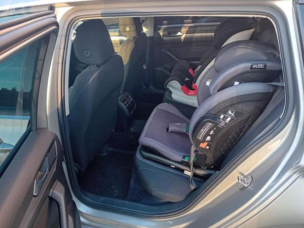 Grey Volkswagen Passat 2016 in Vilnius, with an engine capacity of 1.40 L and mileage of 186 thousand km for 8700 €, photo 8 on AUTOMOTO.COM.LV