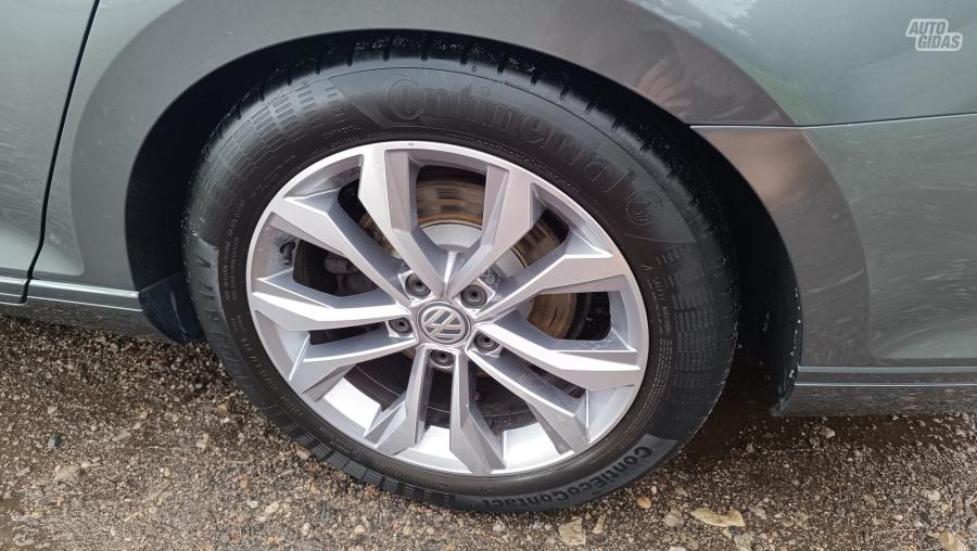 Pelēks Volkswagen Passat 2016 Alīta, ar dzinēja tilpumu 1.40 L un nobraukumu 295 tūkst. km par 7999 €, foto 18 vietnē AUTOMOTO.COM.LV