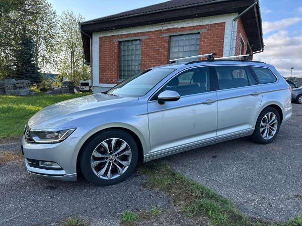 Grey Volkswagen Passat 2016 in Rokiskis, with an engine capacity of 1.60 L and mileage of 240 thousand km for 6550 €, photo 3 on AUTOMOTO.COM.LV