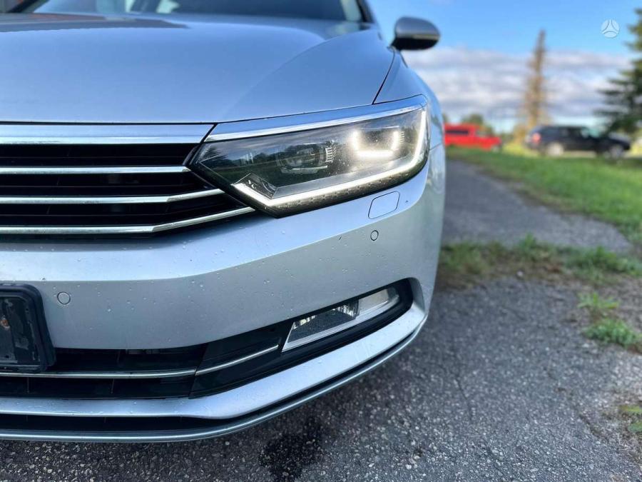 Grey Volkswagen Passat 2016 in Rokiskis, with an engine capacity of 1.60 L and mileage of 240 thousand km for 6550 €, photo 7 on AUTOMOTO.COM.LV
