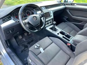 Grey Volkswagen Passat 2016 in Rokiskis, with an engine capacity of 1.60 L and mileage of 240 thousand km for 6550 €, photo 12 on AUTOMOTO.COM.LV