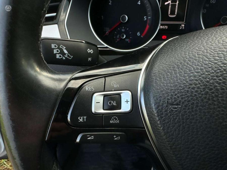 Grey Volkswagen Passat 2016 in Rokiskis, with an engine capacity of 1.60 L and mileage of 240 thousand km for 6550 €, photo 23 on AUTOMOTO.COM.LV