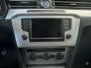 Grey Volkswagen Passat 2016 in Rokiskis, with an engine capacity of 1.60 L and mileage of 240 thousand km for 6550 €, photo 25 on AUTOMOTO.COM.LV