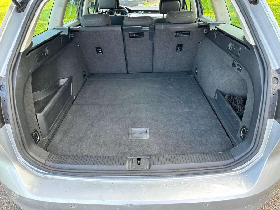 Grey Volkswagen Passat 2016 in Rokiskis, with an engine capacity of 1.60 L and mileage of 240 thousand km for 6550 €, photo 27 on AUTOMOTO.COM.LV