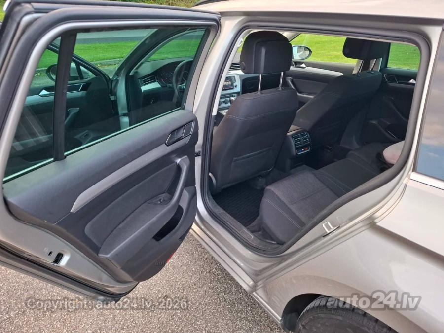 Grey Volkswagen Passat 2016 in Voru, with an engine capacity of 1.40 L and mileage of 187 thousand km for 11900 €, photo 7 on AUTOMOTO.COM.LV
