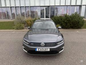 Pelēks Volkswagen Passat 2016 Viļņa, ar dzinēja tilpumu 1.40 L un nobraukumu 242 tūkst. km par 9200 €, foto 3 vietnē AUTOMOTO.COM.LV