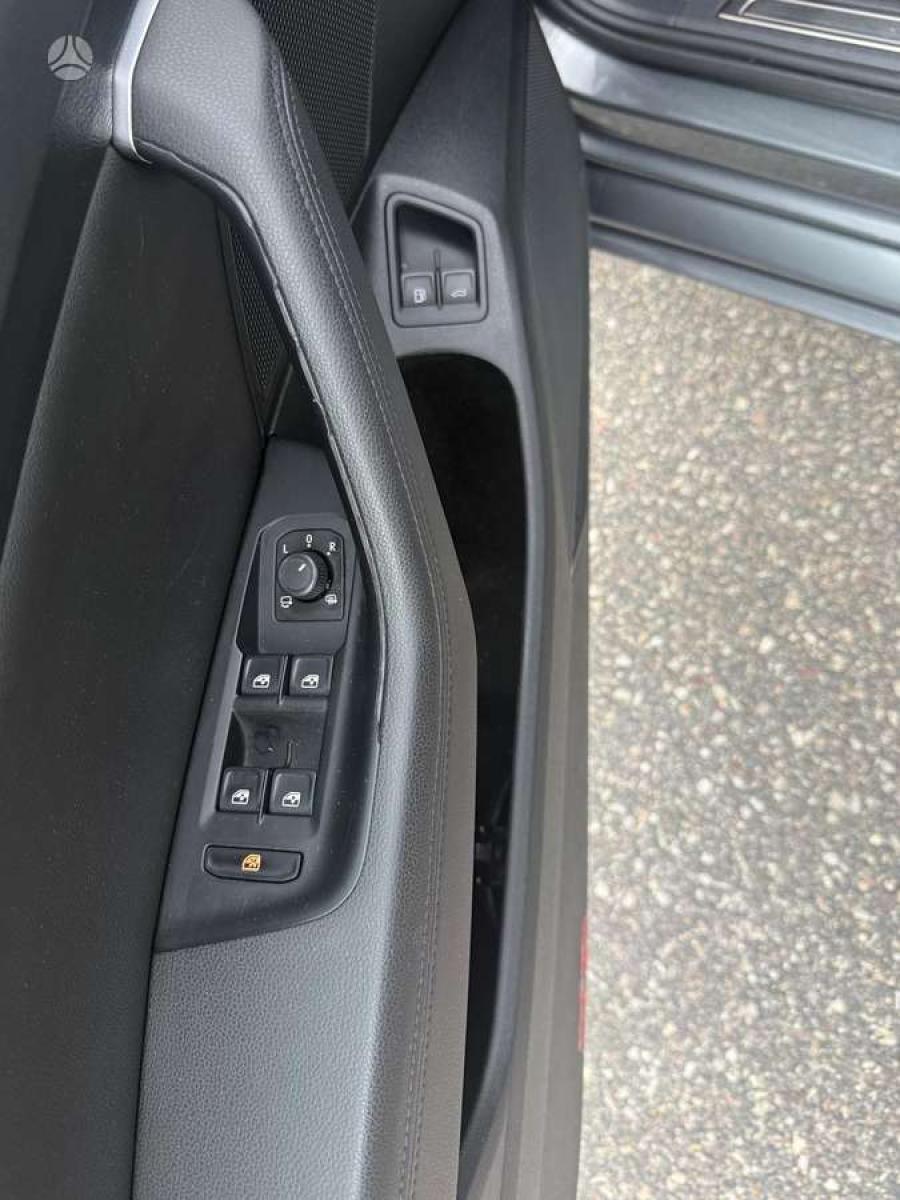 Pelēks Volkswagen Passat 2016 Viļņa, ar dzinēja tilpumu 1.40 L un nobraukumu 242 tūkst. km par 9200 €, foto 14 vietnē AUTOMOTO.COM.LV