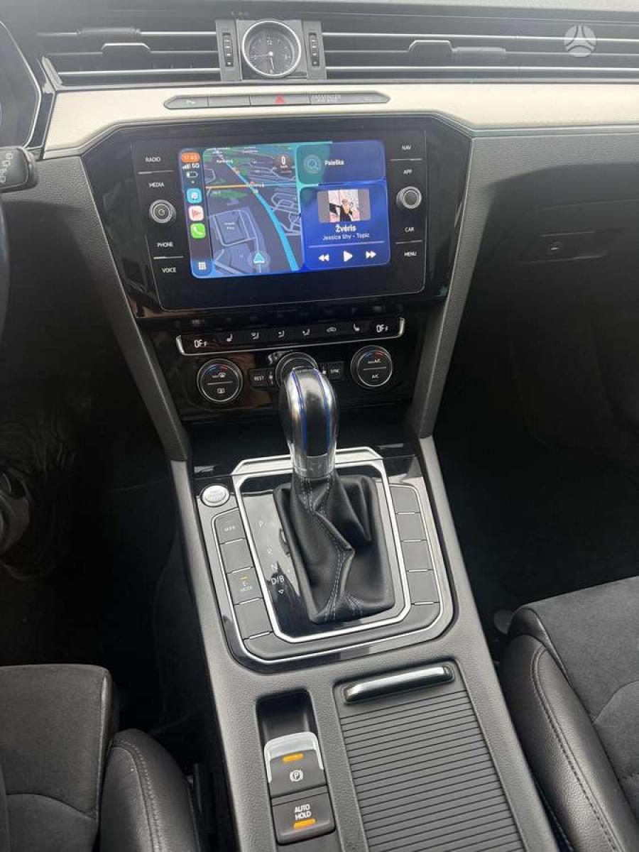 Pelēks Volkswagen Passat 2016 Viļņa, ar dzinēja tilpumu 1.40 L un nobraukumu 242 tūkst. km par 9200 €, foto 19 vietnē AUTOMOTO.COM.LV