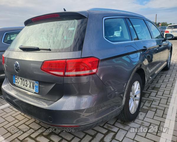 Grey Volkswagen Passat 2016 in Tallinn, with an engine capacity of 1.60 L and mileage of 240 thousand km for 7990 €, photo 4 on AUTOMOTO.COM.LV