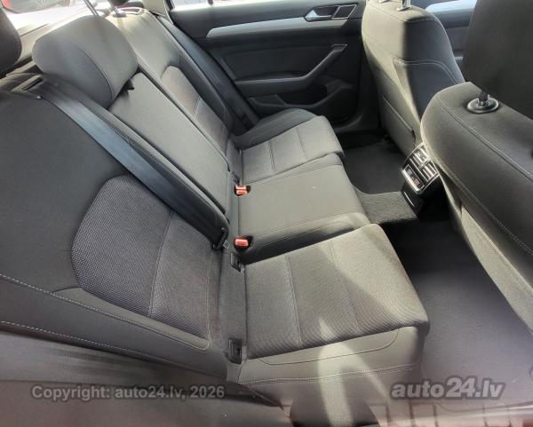 Grey Volkswagen Passat 2016 in Tallinn, with an engine capacity of 1.60 L and mileage of 240 thousand km for 7990 €, photo 8 on AUTOMOTO.COM.LV