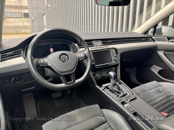 Grey Volkswagen Passat 2017 in Tallinn, with an engine capacity of 1.40 L and mileage of 105 thousand km for 15999 €, photo 11 on AUTOMOTO.COM.LV