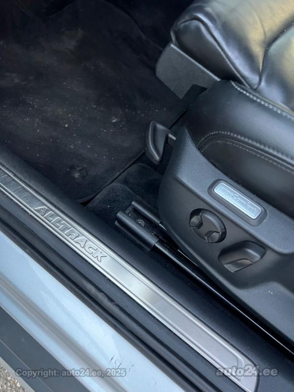 Grey Volkswagen Passat 2017 in Parnu, with an engine capacity of 2.00 L and mileage of 191 thousand km for 15500 €, photo 11 on AUTOMOTO.COM.LV