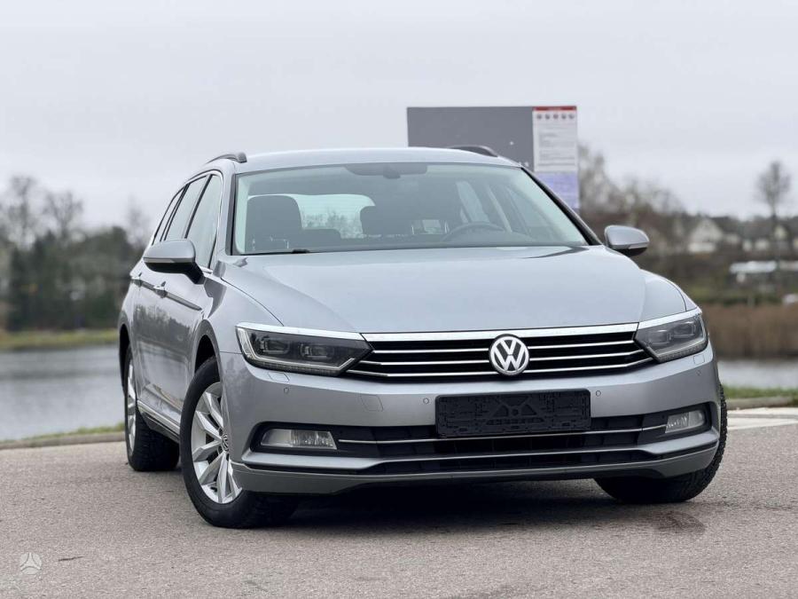 Grey Volkswagen Passat 2017 in Utena, with an engine capacity of 1.60 L and mileage of 307 thousand km for 8550 €, photo 3 on AUTOMOTO.COM.LV