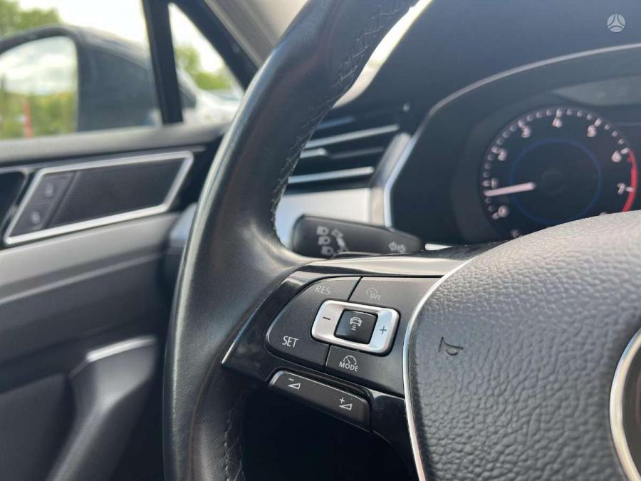 Grey Volkswagen Passat 2017 in Kaunas, with an engine capacity of 1.40 L and mileage of 228 thousand km for 12999 €, photo 15 on AUTOMOTO.COM.LV