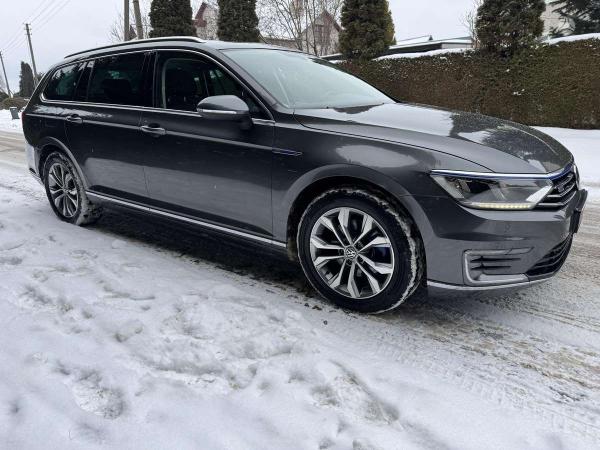Pelēks Volkswagen Passat 2017 Alīta, ar dzinēja tilpumu 1.40 L un nobraukumu 219 tūkst. km par 10999 €, foto 10 vietnē AUTOMOTO.COM.LV