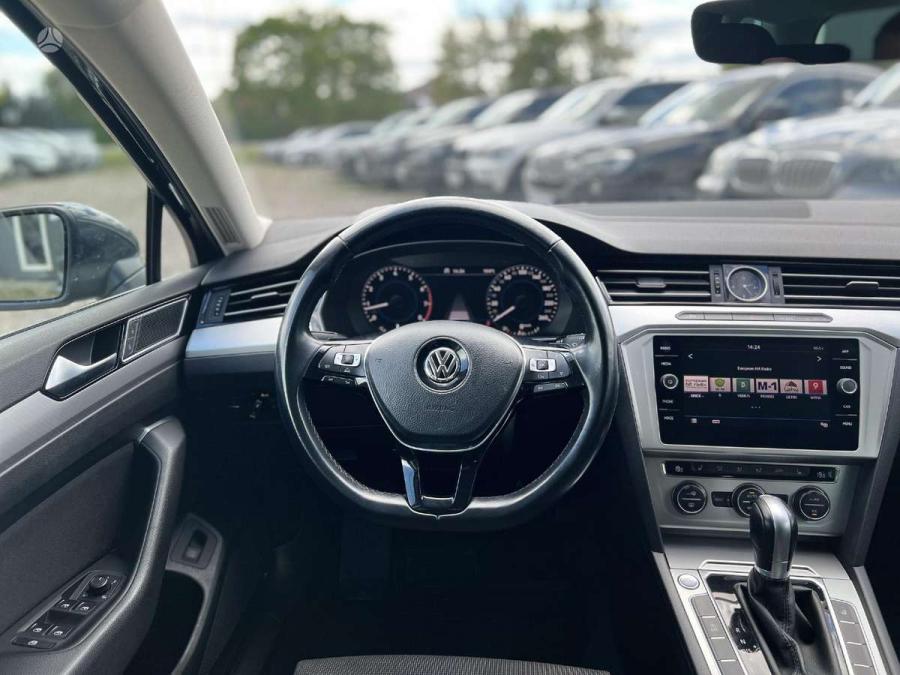Grey Volkswagen Passat 2017 in Kaunas, with an engine capacity of 1.40 L and mileage of 228 thousand km for 12999 €, photo 14 on AUTOMOTO.COM.LV