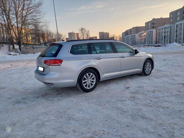 Grey Volkswagen Passat 2017 in Vilnius, with an engine capacity of 2.00 L and mileage of 198 thousand km for 8990 €, photo 3 on AUTOMOTO.COM.LV