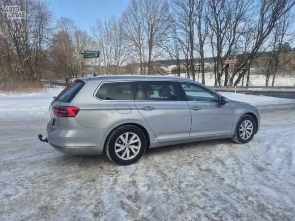 Grey Volkswagen Passat 2017 in Vilnius, with an engine capacity of 1.60 L and mileage of 373 thousand km for 9200 €, photo 5 on AUTOMOTO.COM.LV