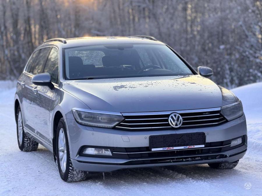 Grey Volkswagen Passat 2017 in Utena, with an engine capacity of 1.60 L and mileage of 307 thousand km for 8750 €, photo 5 on AUTOMOTO.COM.LV