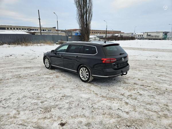 Pelēks Volkswagen Passat 2017 Alīta, ar dzinēja tilpumu 1.60 L un nobraukumu 326 tūkst. km par 9450 €, foto 3 vietnē AUTOMOTO.COM.LV