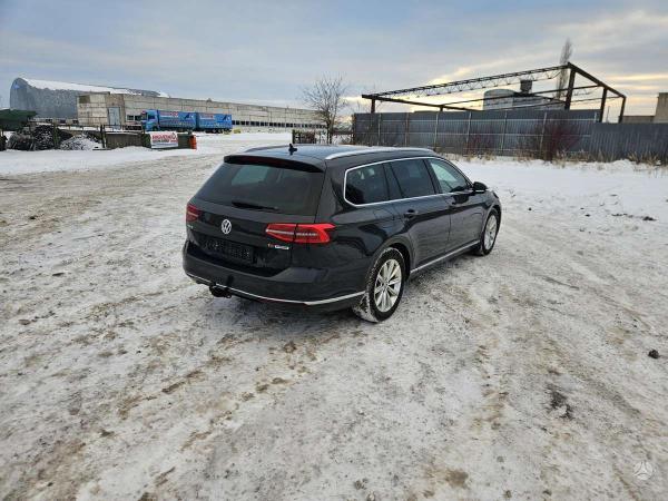 Pelēks Volkswagen Passat 2017 Alīta, ar dzinēja tilpumu 1.60 L un nobraukumu 326 tūkst. km par 9450 €, foto 5 vietnē AUTOMOTO.COM.LV