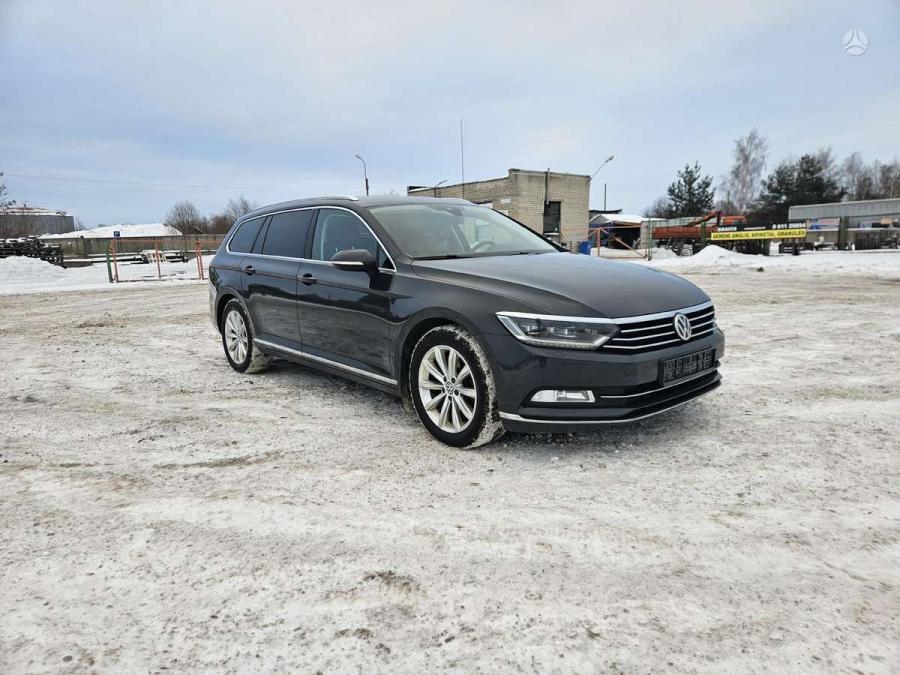 Pelēks Volkswagen Passat 2017 Alīta, ar dzinēja tilpumu 1.60 L un nobraukumu 326 tūkst. km par 9450 €, foto 7 vietnē AUTOMOTO.COM.LV
