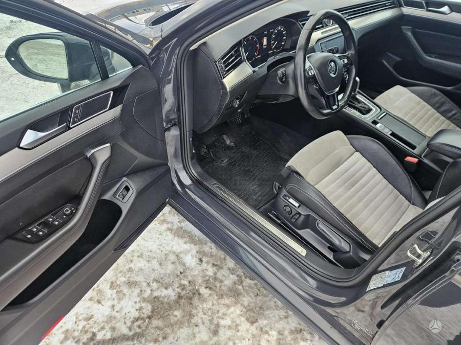 Pelēks Volkswagen Passat 2017 Alīta, ar dzinēja tilpumu 1.60 L un nobraukumu 326 tūkst. km par 9450 €, foto 21 vietnē AUTOMOTO.COM.LV