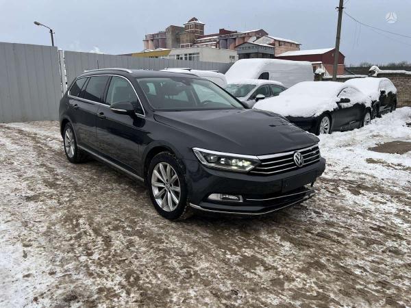 Pelēks Volkswagen Passat 2017 Kauņa, ar dzinēja tilpumu 1.97 L un nobraukumu 214 tūkst. km par 5900 €, foto 1 vietnē AUTOMOTO.COM.LV